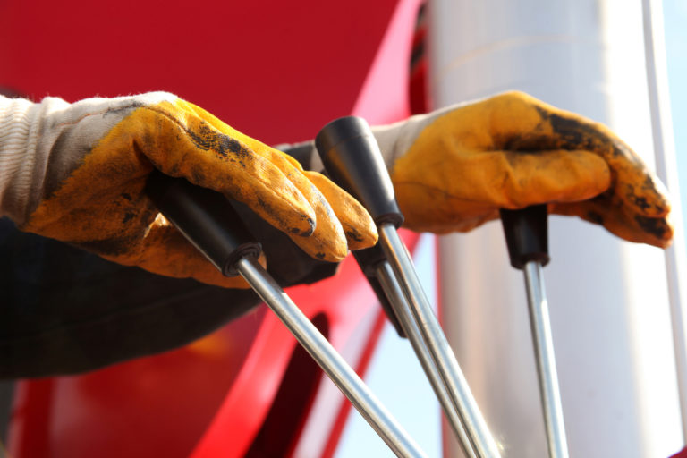 What Does Riggers Liability Cover? - Crane Insurance | New Heights ...